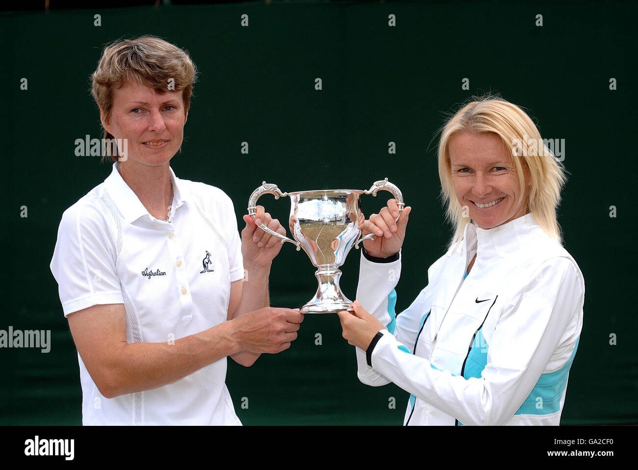 Jana novotna wimbledon trophy hi-res stock photography and images - Alamy