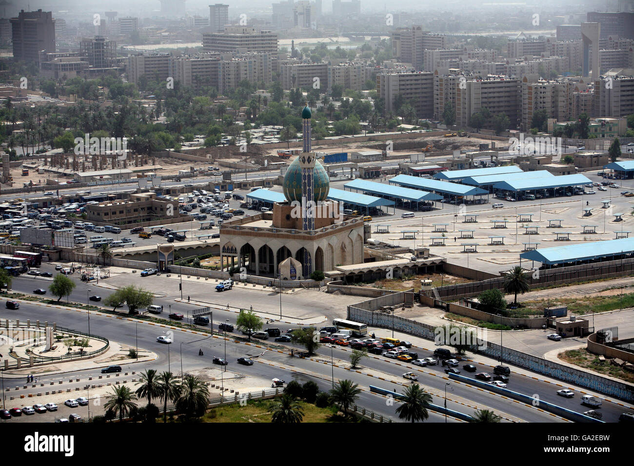 Aerial photo of a mosque in baghdad hi-res stock photography and images ...