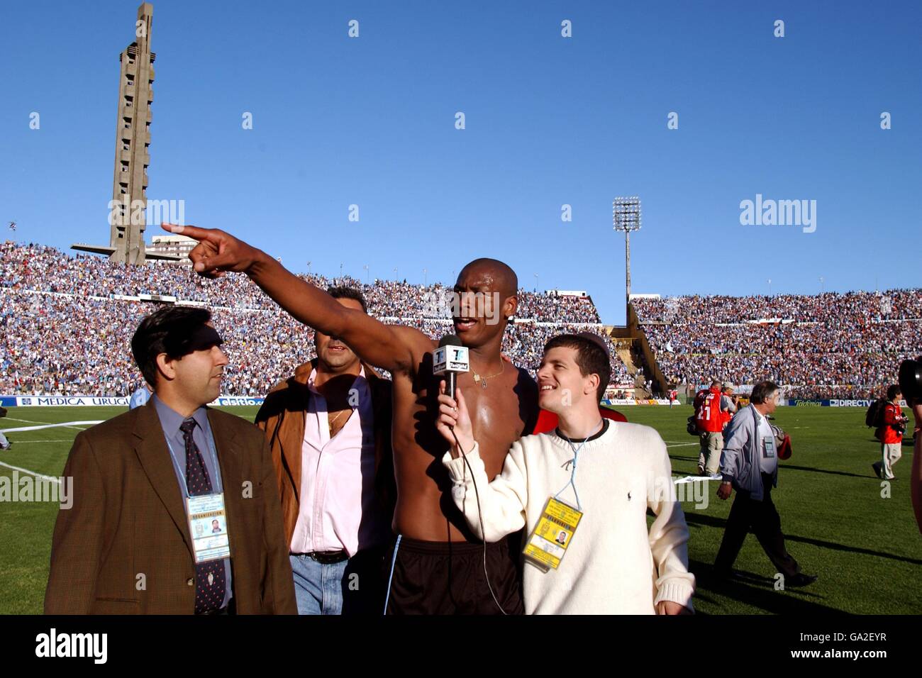 Richard morales 2002 hi-res stock photography and images - Alamy