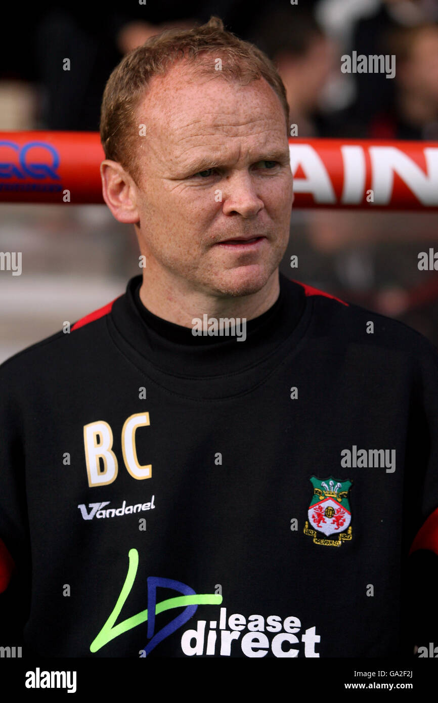 Wrexhams manager brian carey hi-res stock photography and images - Alamy
