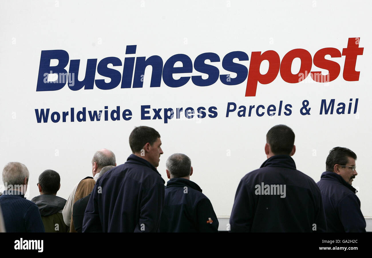 National postal workers strike Stock Photo - Alamy