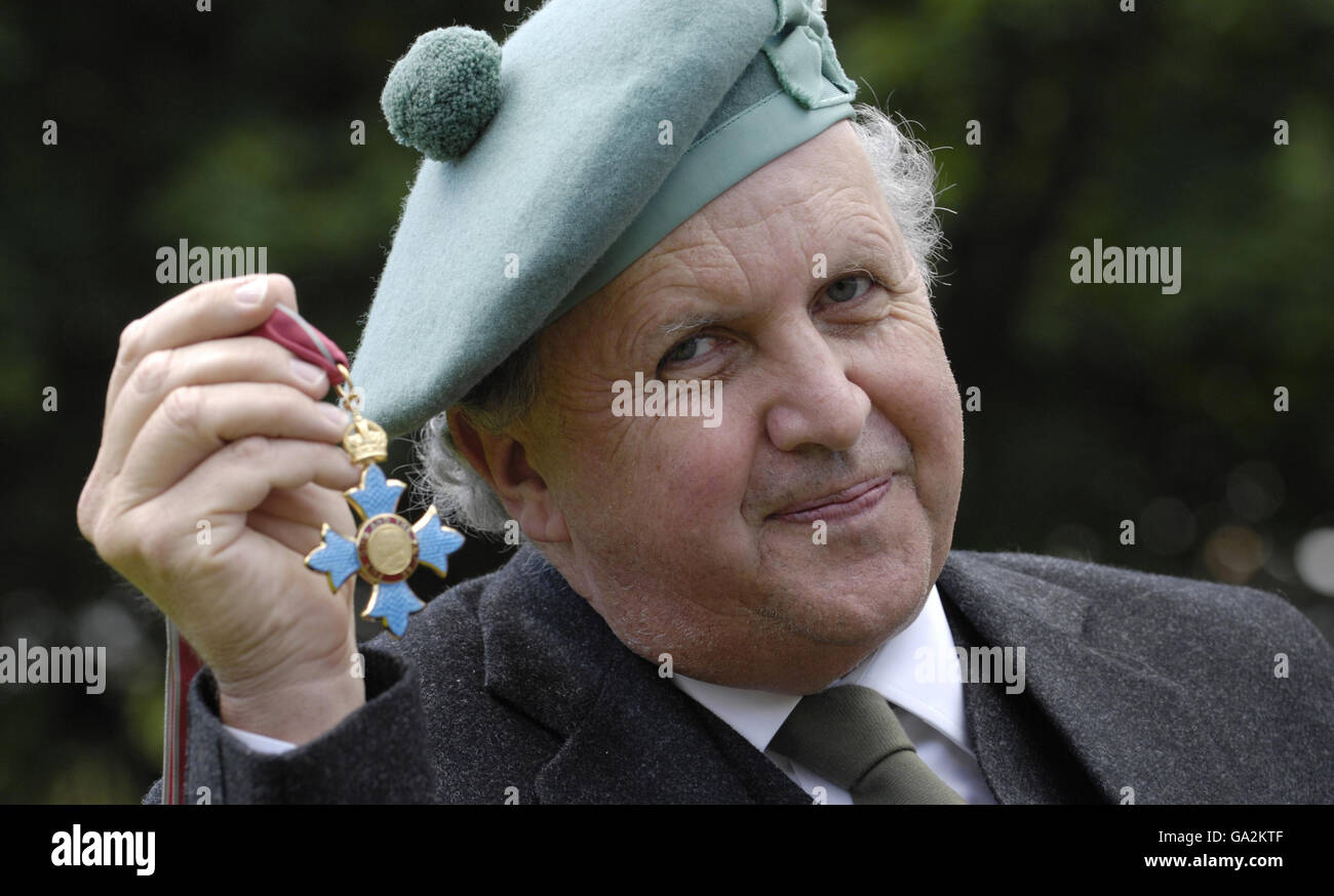 Investitures palace holyroodhouse hi-res stock photography and images ...