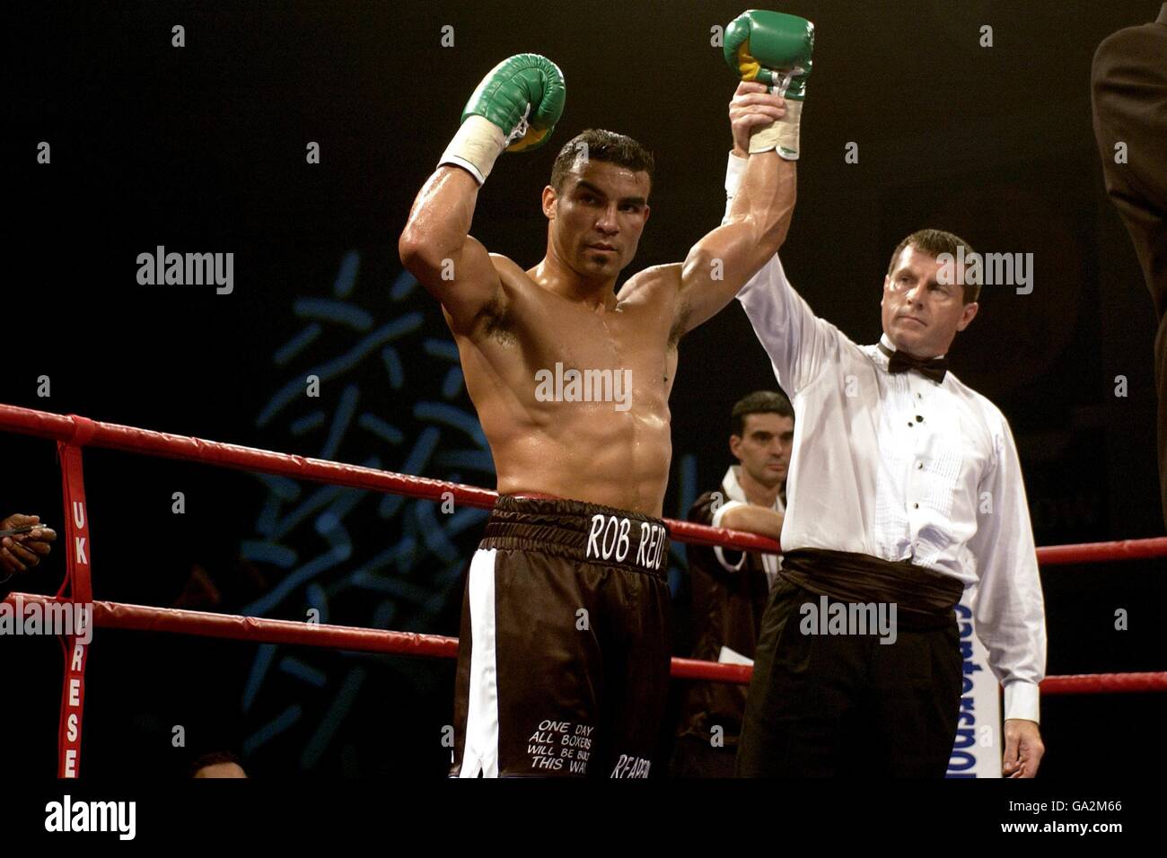 Robin reid raises hi-res stock photography and images - Alamy