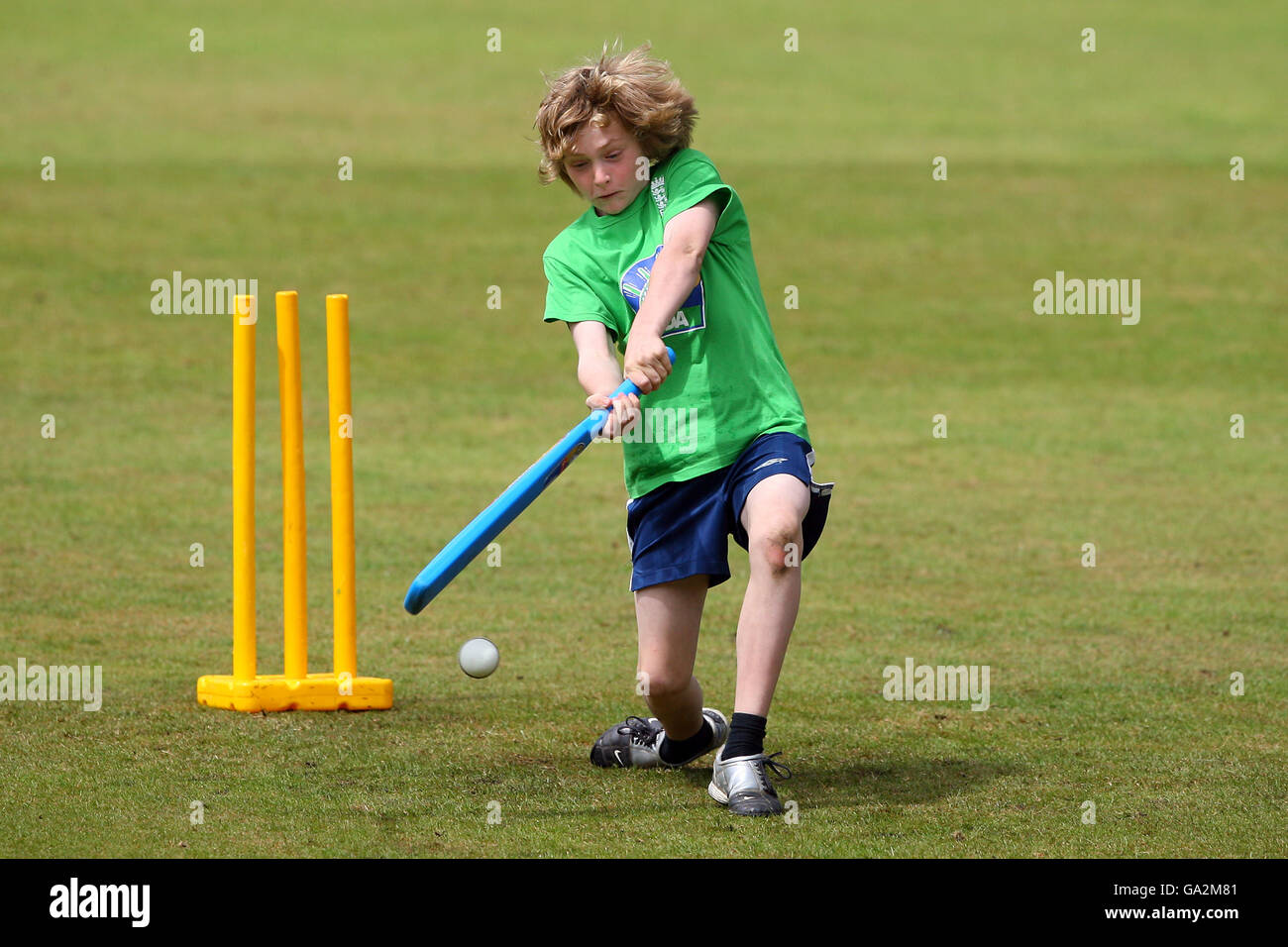 Cricket asda kwik cricket day the brit oval hi-res stock photography ...