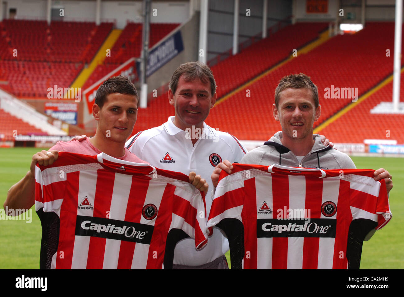 Billy Sharp (l) Bryan Robson and Gary Naysmith, Sheffield United's new ...