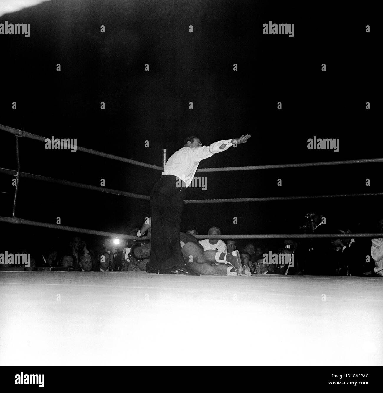 Boxing - World Heavyweight Championship - Muhammad Ali v Brian London ...