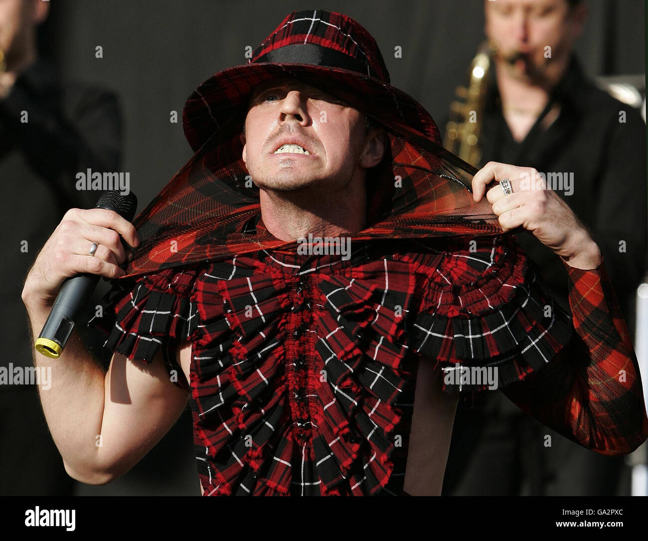 Scissor in park hi-res stock photography and images - Alamy