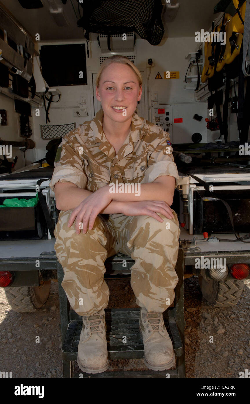 Medical assistant lydia lawrence hi-res stock photography and images ...