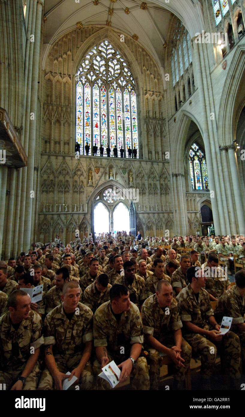 Soldiers pack York Minster for the 19 Light Brigade memorial and ...