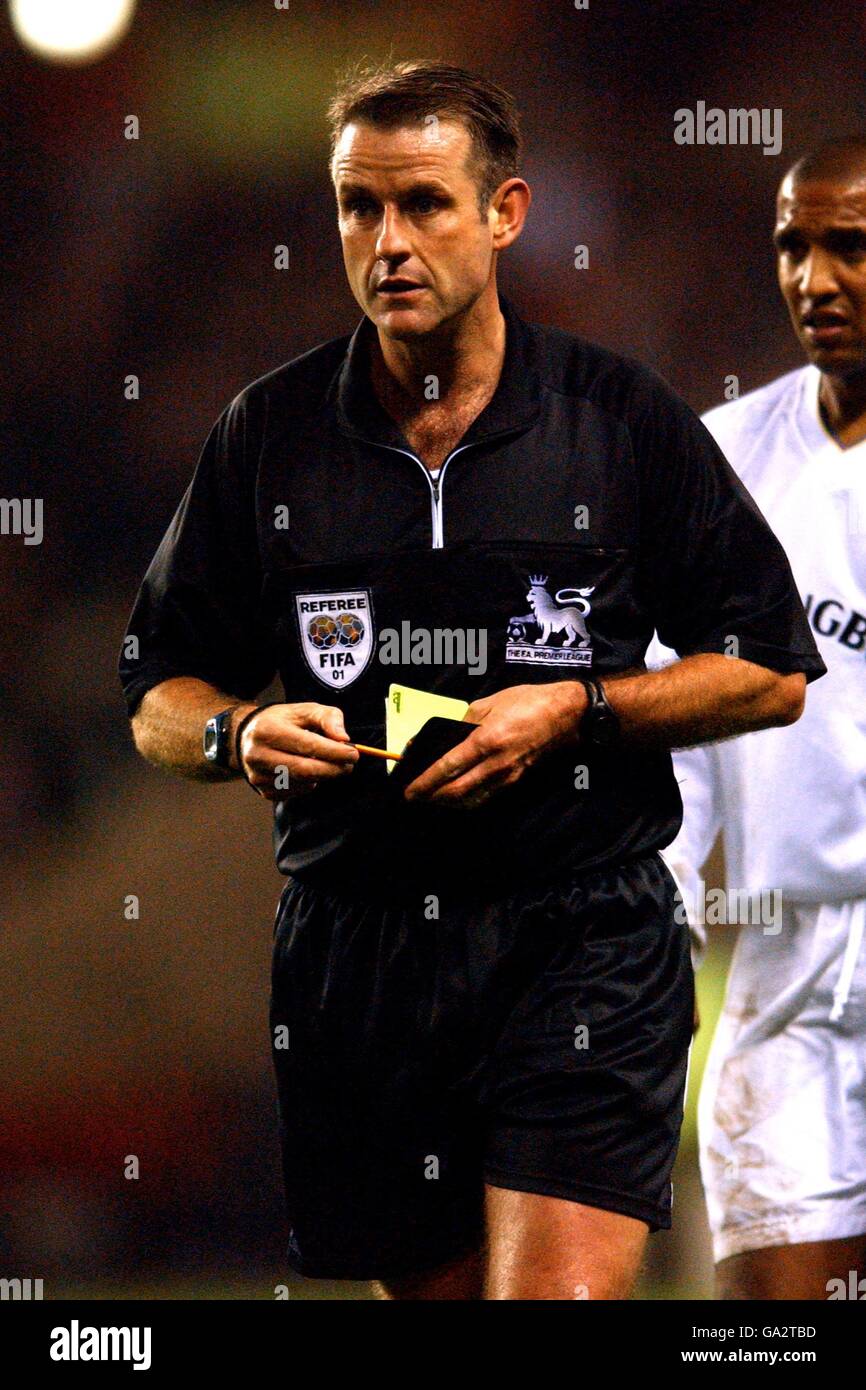 Graham barber premier league referee hi-res stock photography and ...