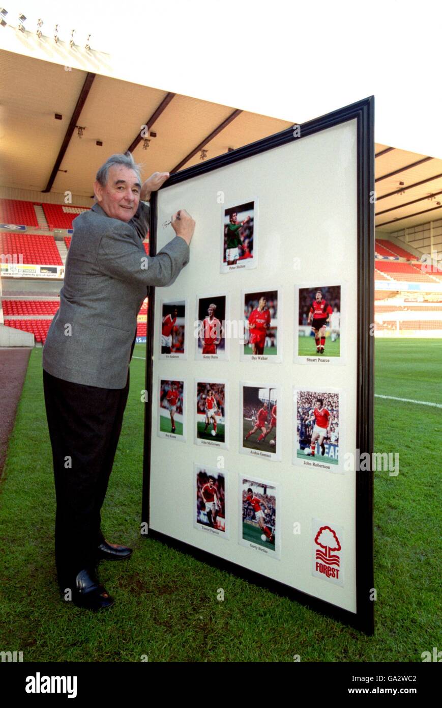 Former nottingham forest manager brian clough nottingham forest hi-res ...