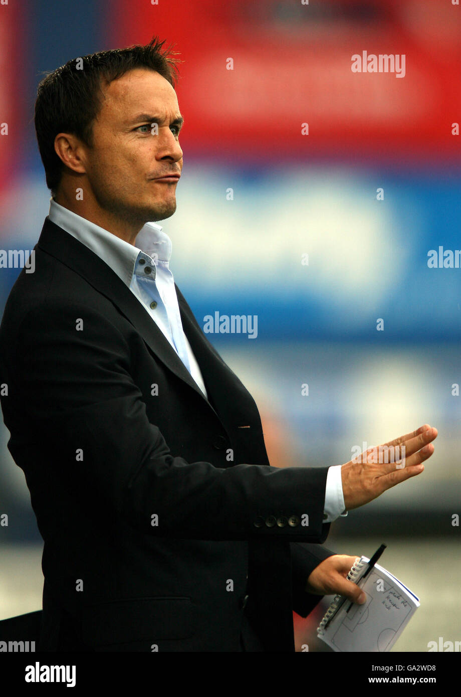 Kit Kat Crescent. Leeds United's manager dennis Wise Stock Photo - Alamy
