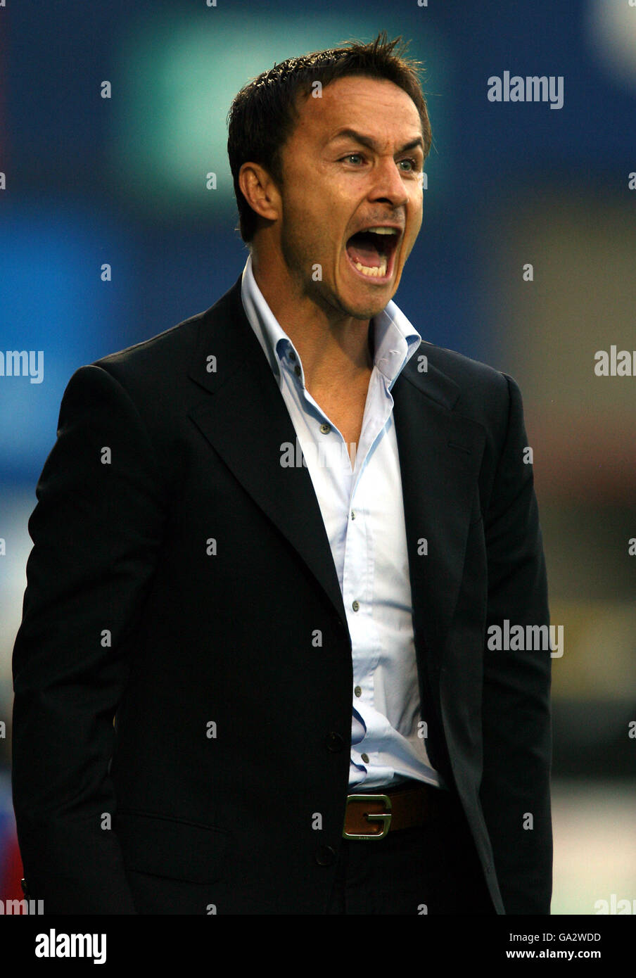 Kit Kat Crescent. Leeds United's manager Dennis Wise Stock Photo - Alamy