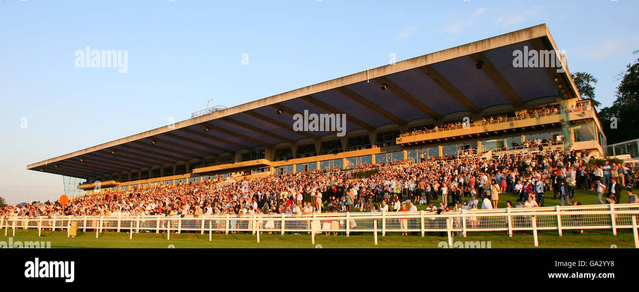 Packed grandstand hi-res stock photography and images - Alamy