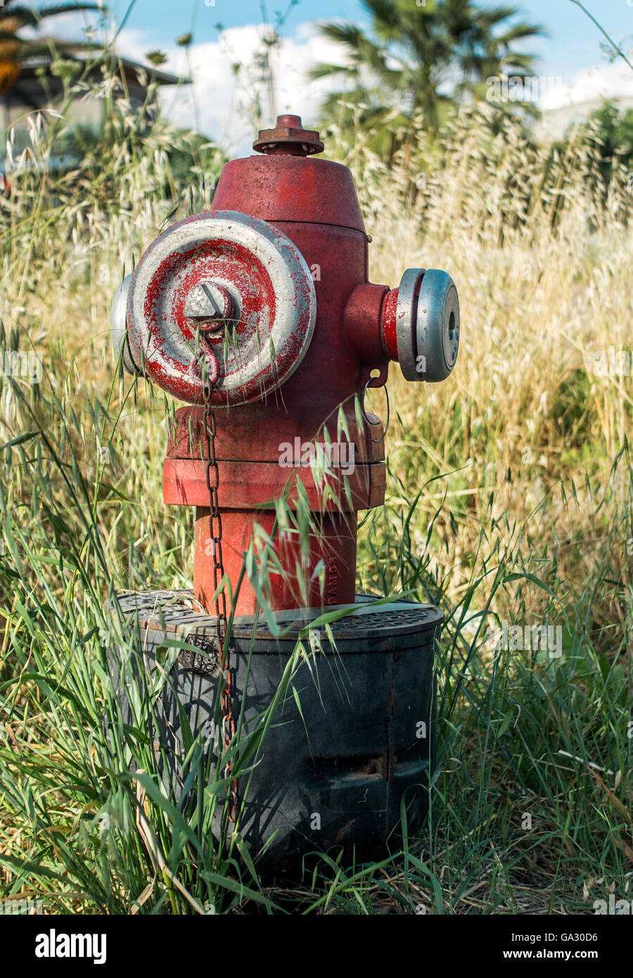 Fire department connection sign pipe valve hi-res stock photography and ...