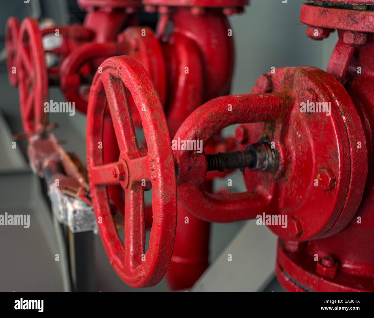 Red valve hi-res stock photography and images - Alamy