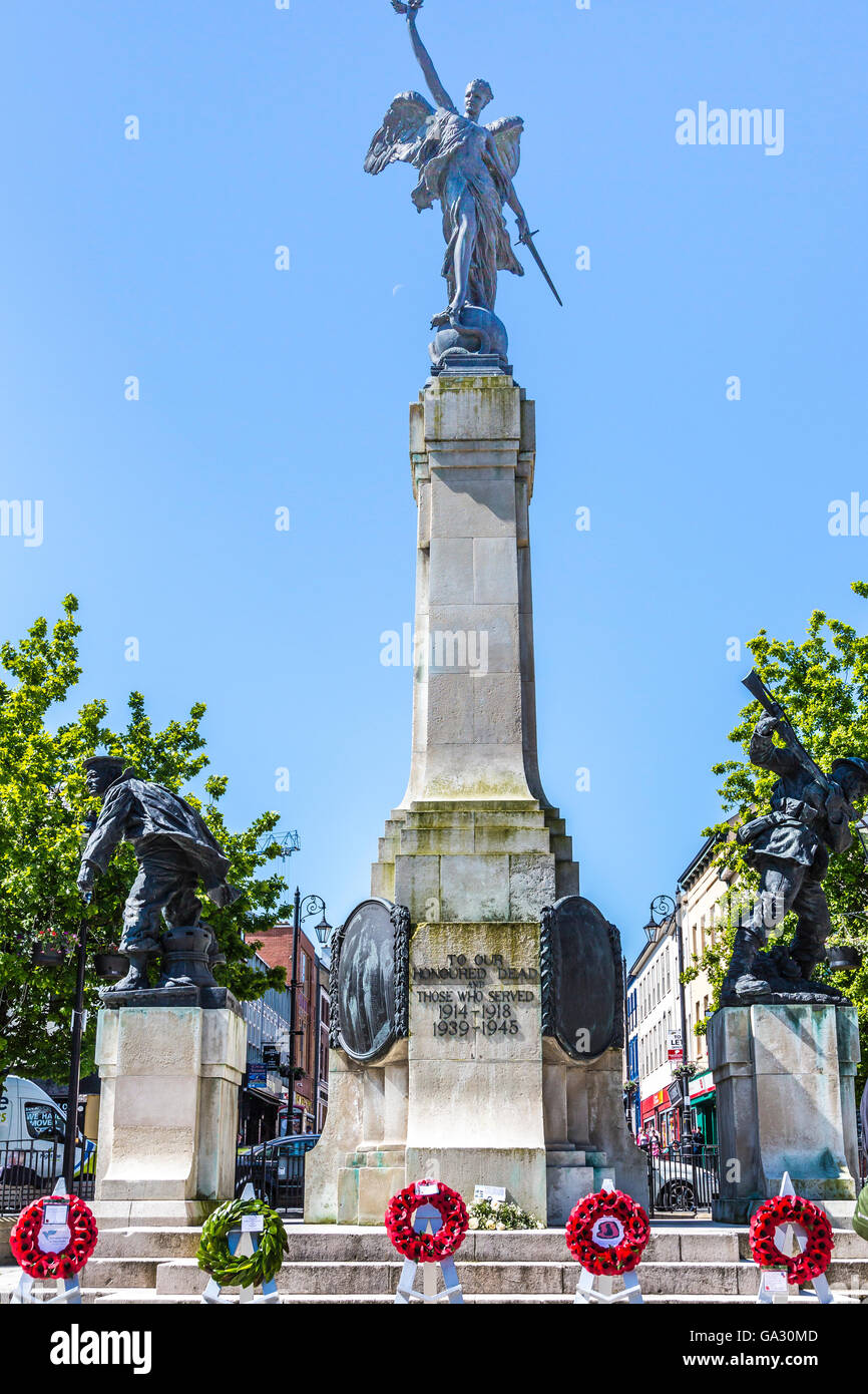 wwi & wwii monument belfast ireland Stock Photo - Alamy