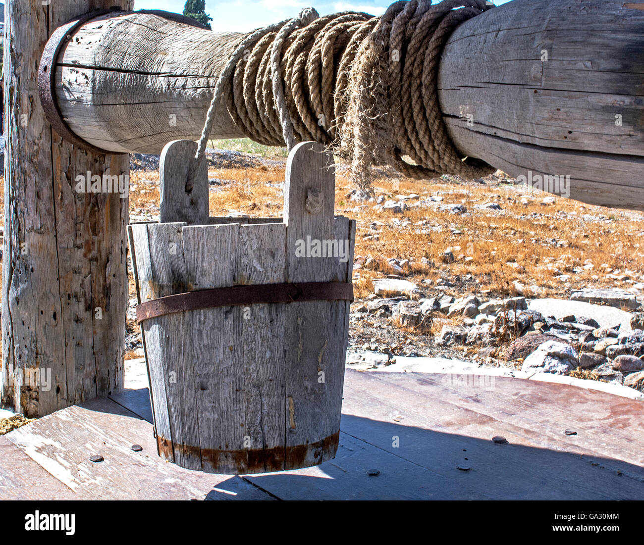 Cartoon stone well hi-res stock photography and images - Alamy