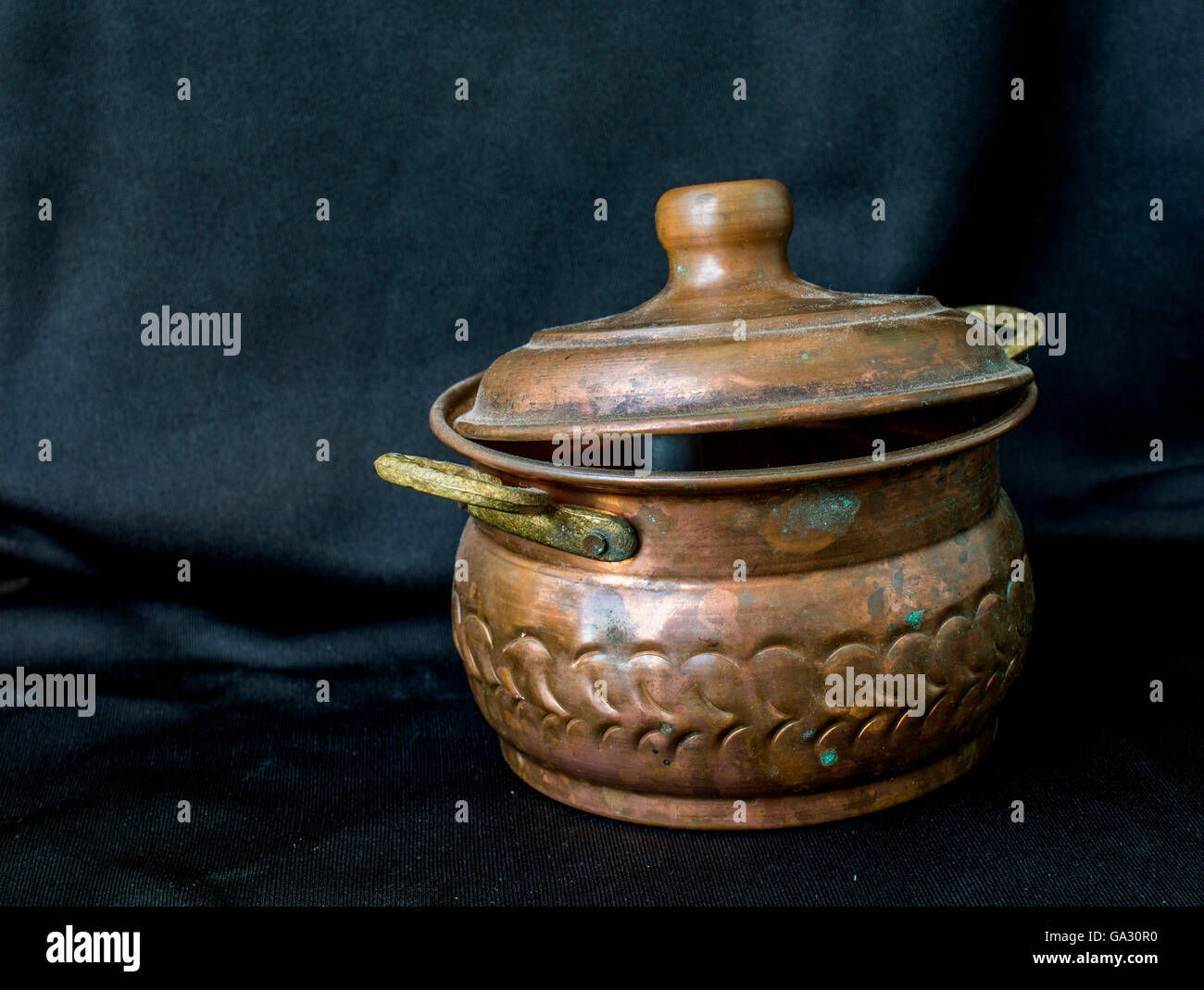 Copper containers hi-res stock photography and images - Alamy