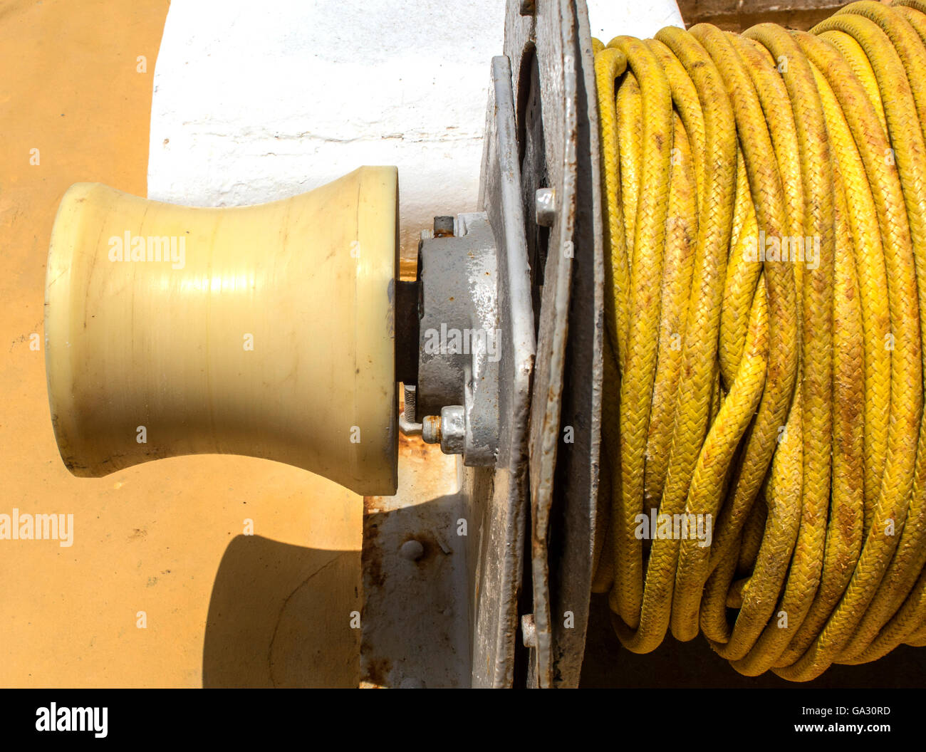 Windlass chain hi-res stock photography and images - Alamy