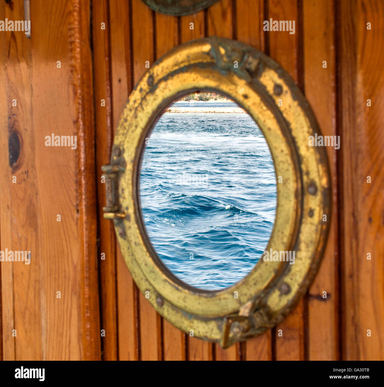 Round boat window hi-res stock photography and images - Alamy