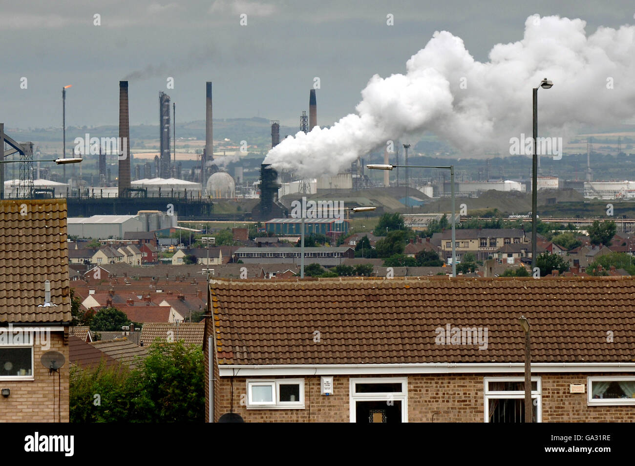 Industry stock. Homes and industry on Teesside Stock Photo - Alamy