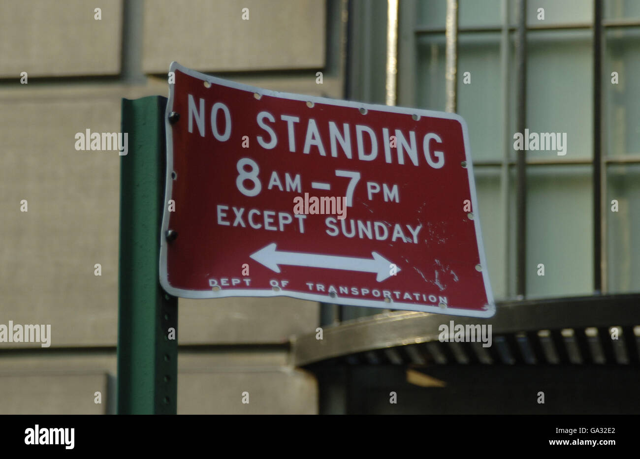 A no standing road sign on the streets of New York Stock Photo - Alamy