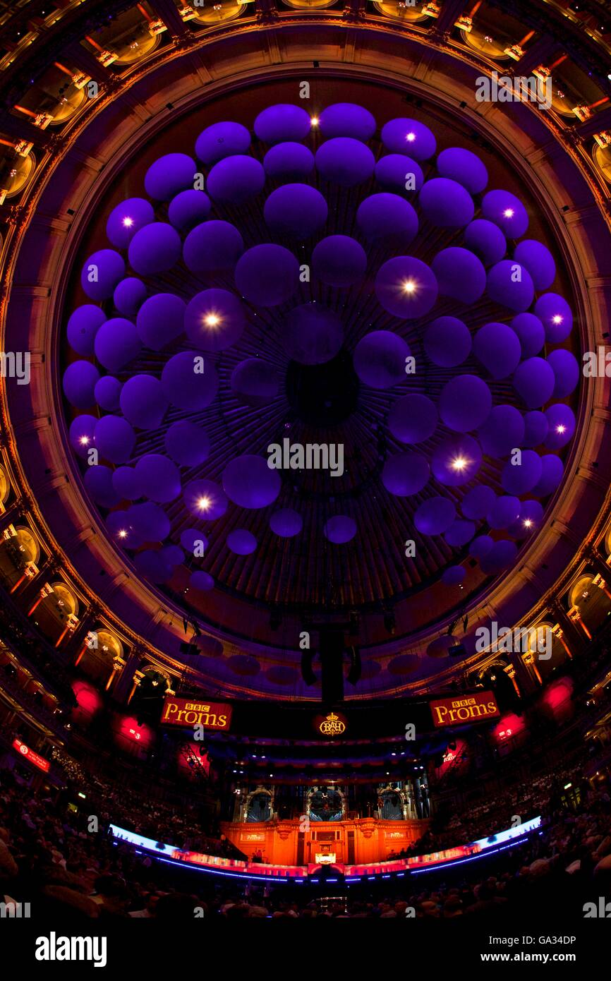 Royal albert hall interior proms hi-res stock photography and images ...