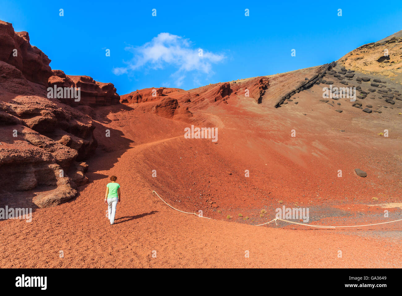 Lago de color verde hi-res stock photography and images - Alamy