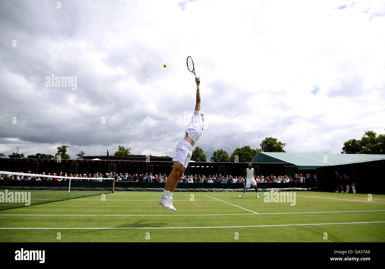 Jonathan Marray (left) and Adil Shamasdin in action in their Men's ...