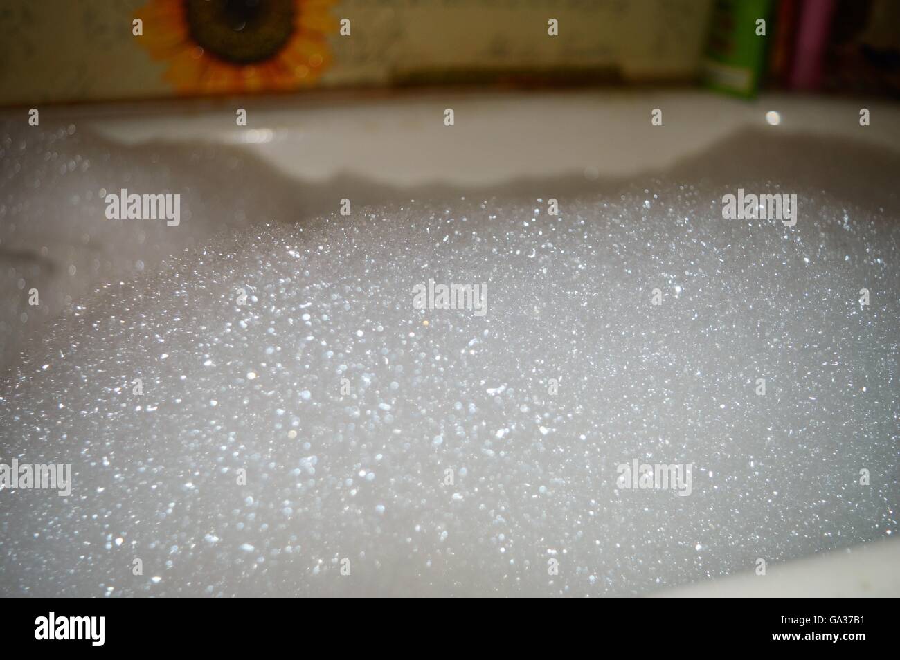 Foam in the bath Stock Photo - Alamy