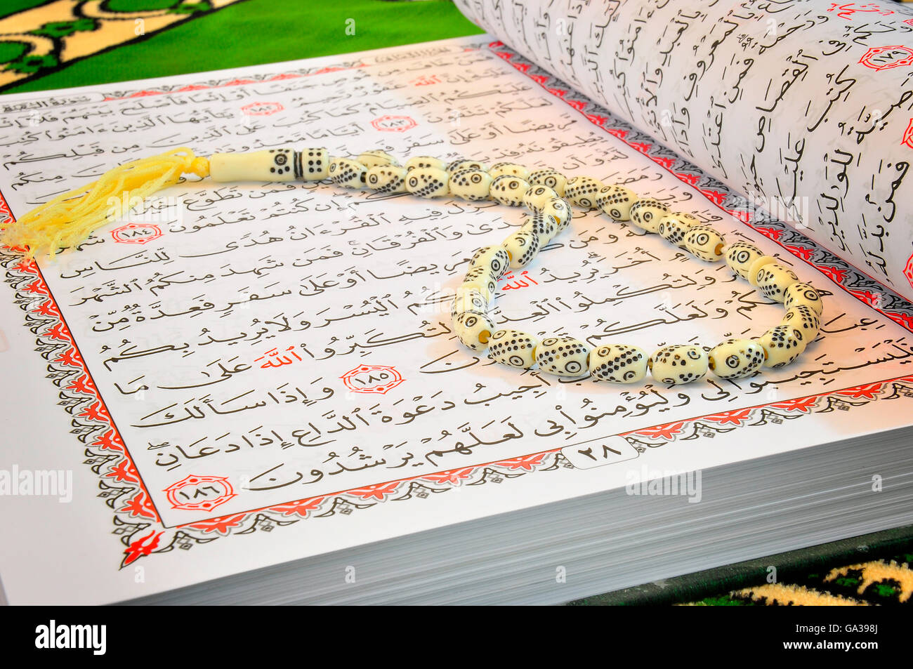 Arabic Ramadan Fasting Aya From Quran And Rosary Stock Photo - Alamy