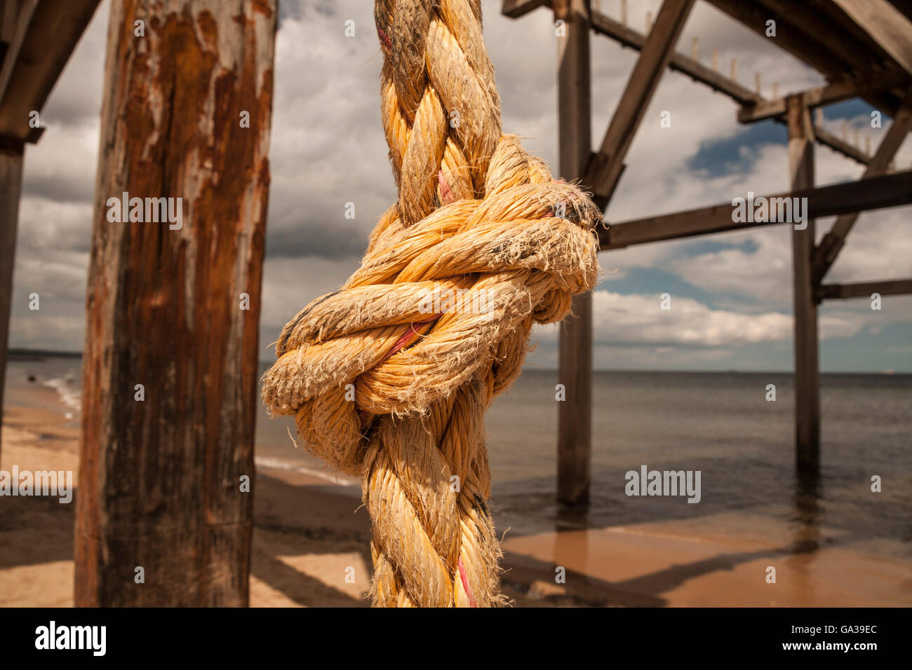 Knotted rope hi-res stock photography and images - Alamy