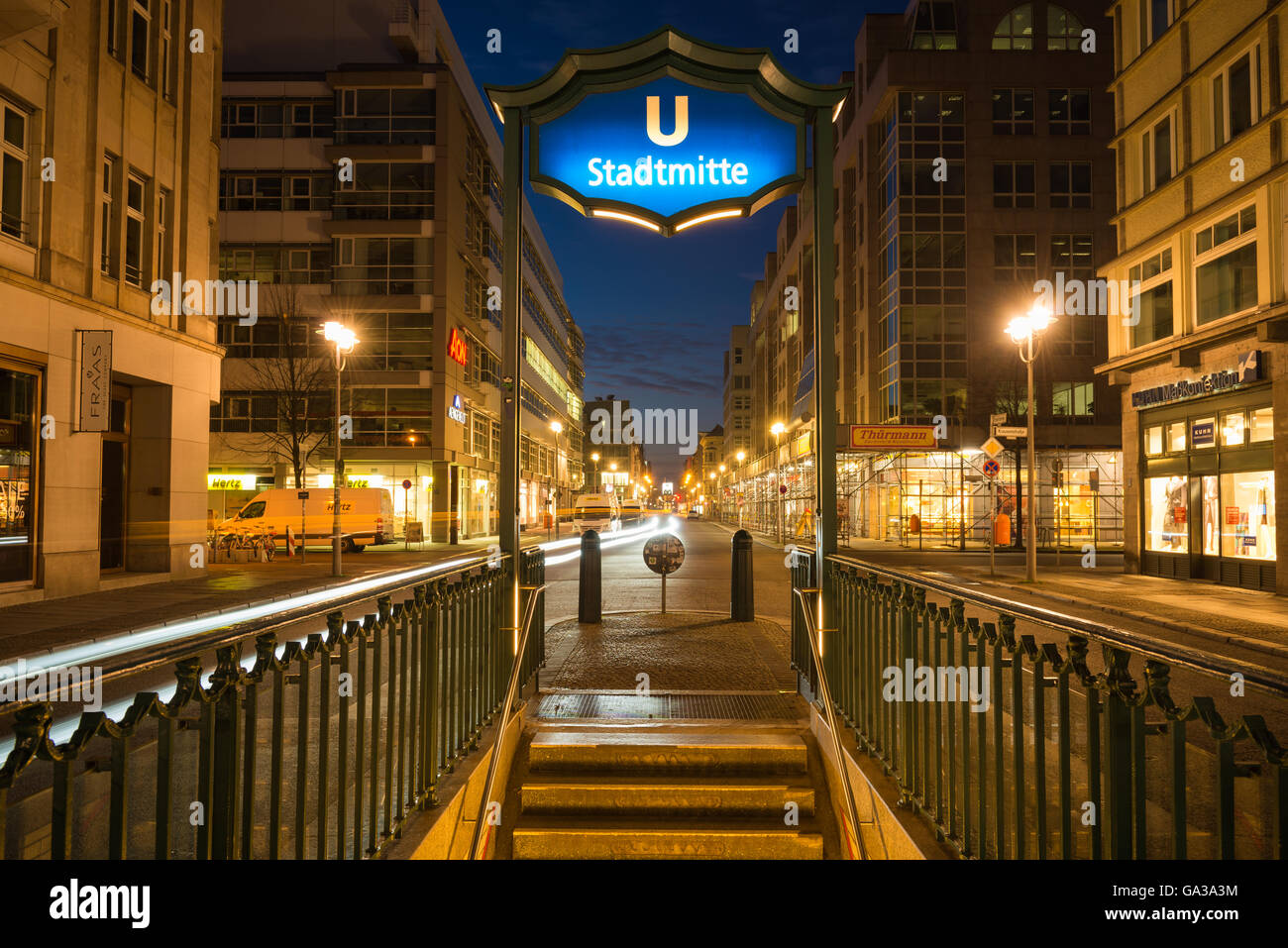 Night View of Checkpoint Charlie, Berlin Stock Photo - Alamy