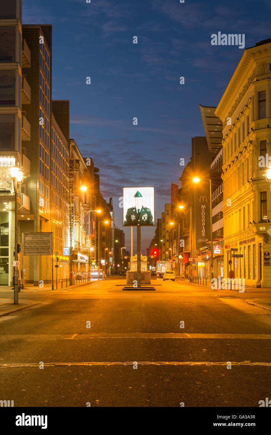 Night View of Checkpoint Charlie, Berlin Stock Photo - Alamy