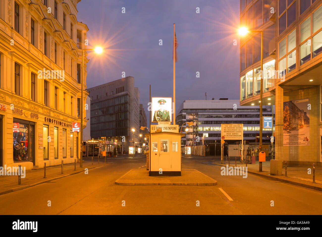 Night View of Checkpoint Charlie, Berlin Stock Photo - Alamy
