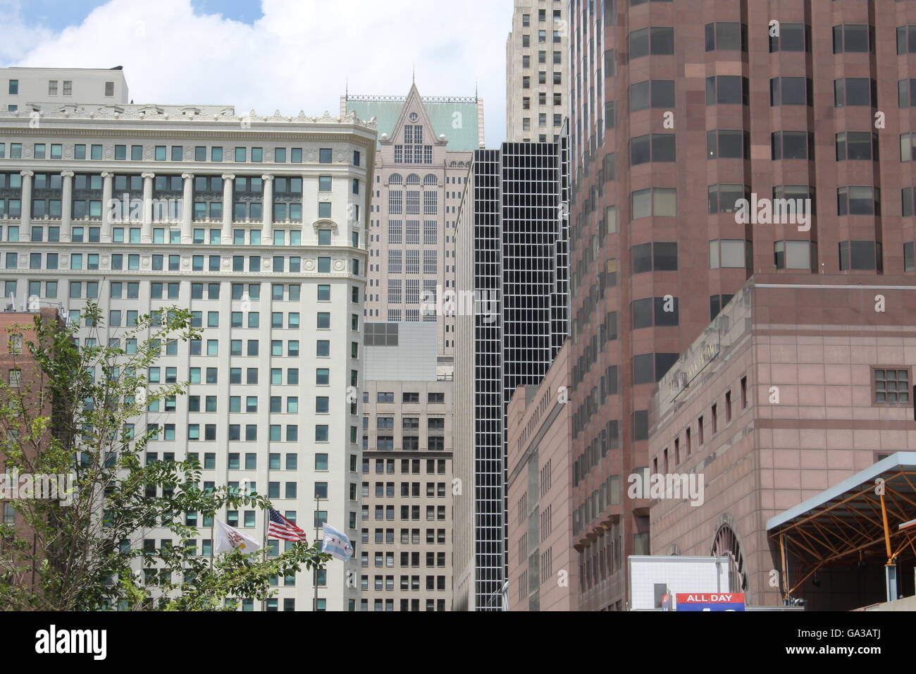Chicago city skyline with grey skyscrapers hi-res stock photography and ...