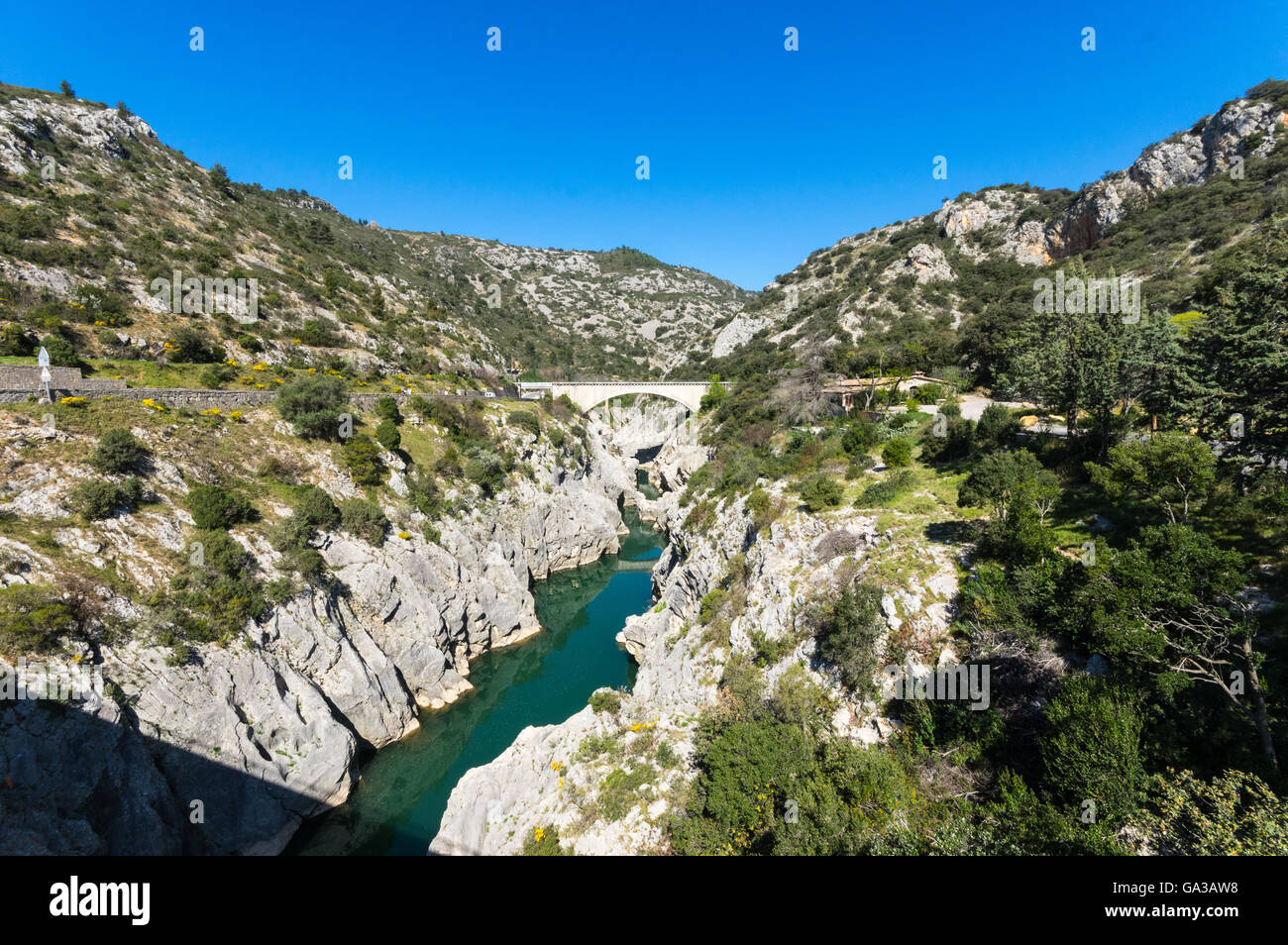 Saint-Guilhem - Ponte due Diablo Stock Photo - Alamy