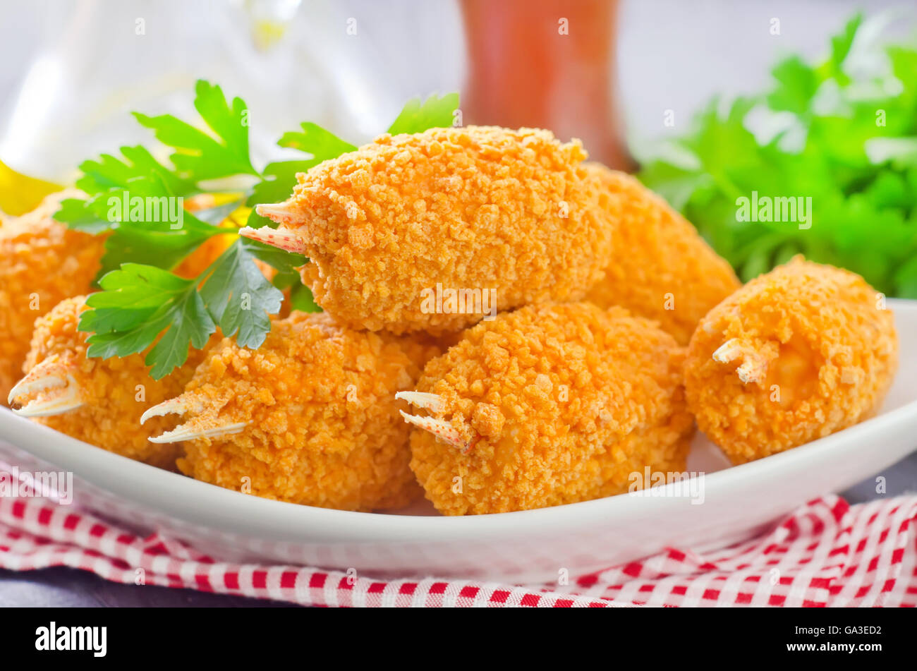 claw legs on plate Stock Photo - Alamy