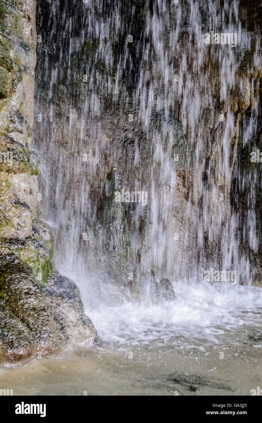 Buttes chaumont waterfall hi-res stock photography and images - Alamy
