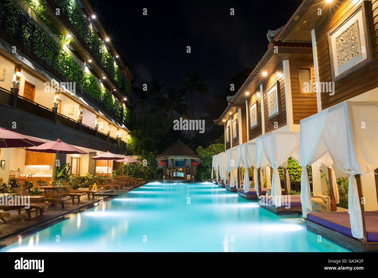 Swimming pool in villa style resort hotel in Bali Stock Photo - Alamy