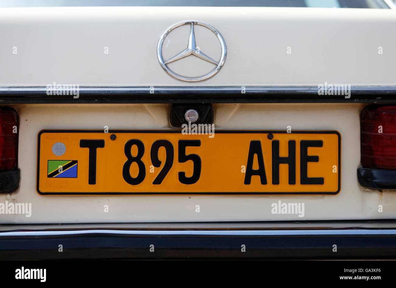 Mercedes benz number plate hi-res stock photography and images - Alamy