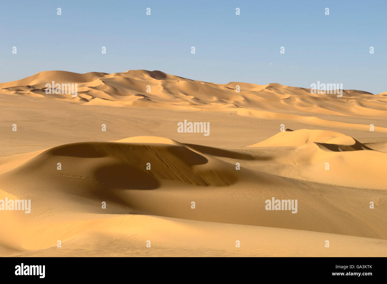 Sand dunes, Erg Awbari, Sahara desert, Fezzan, Libya, North Africa ...