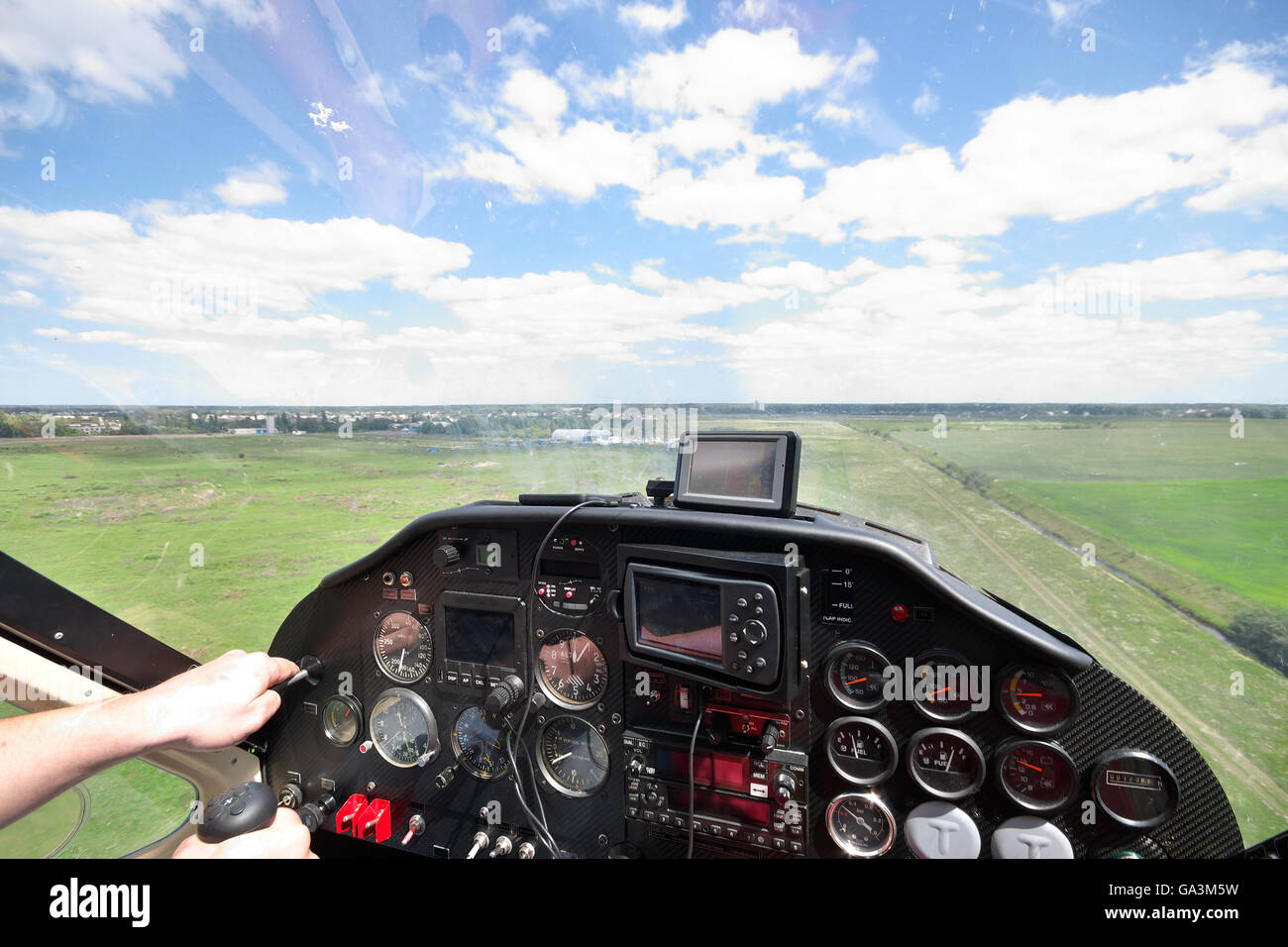 Cockpit view small plane landing hi-res stock photography and images ...