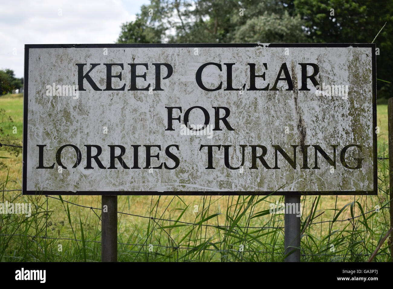 Keep clear lorries turning sign Stock Photo - Alamy