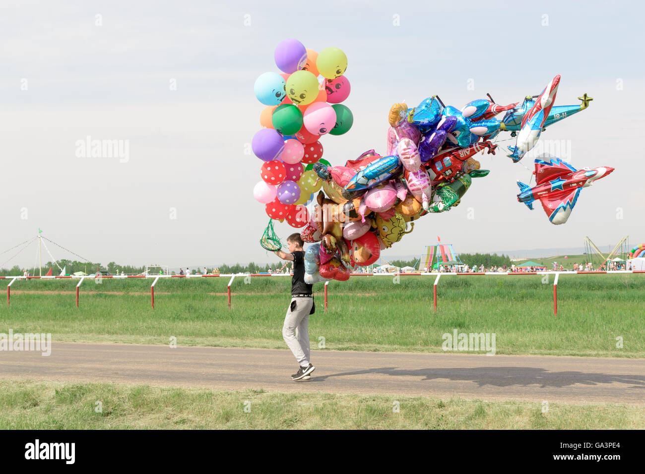 Balloon seller hi-res stock photography and images - Alamy