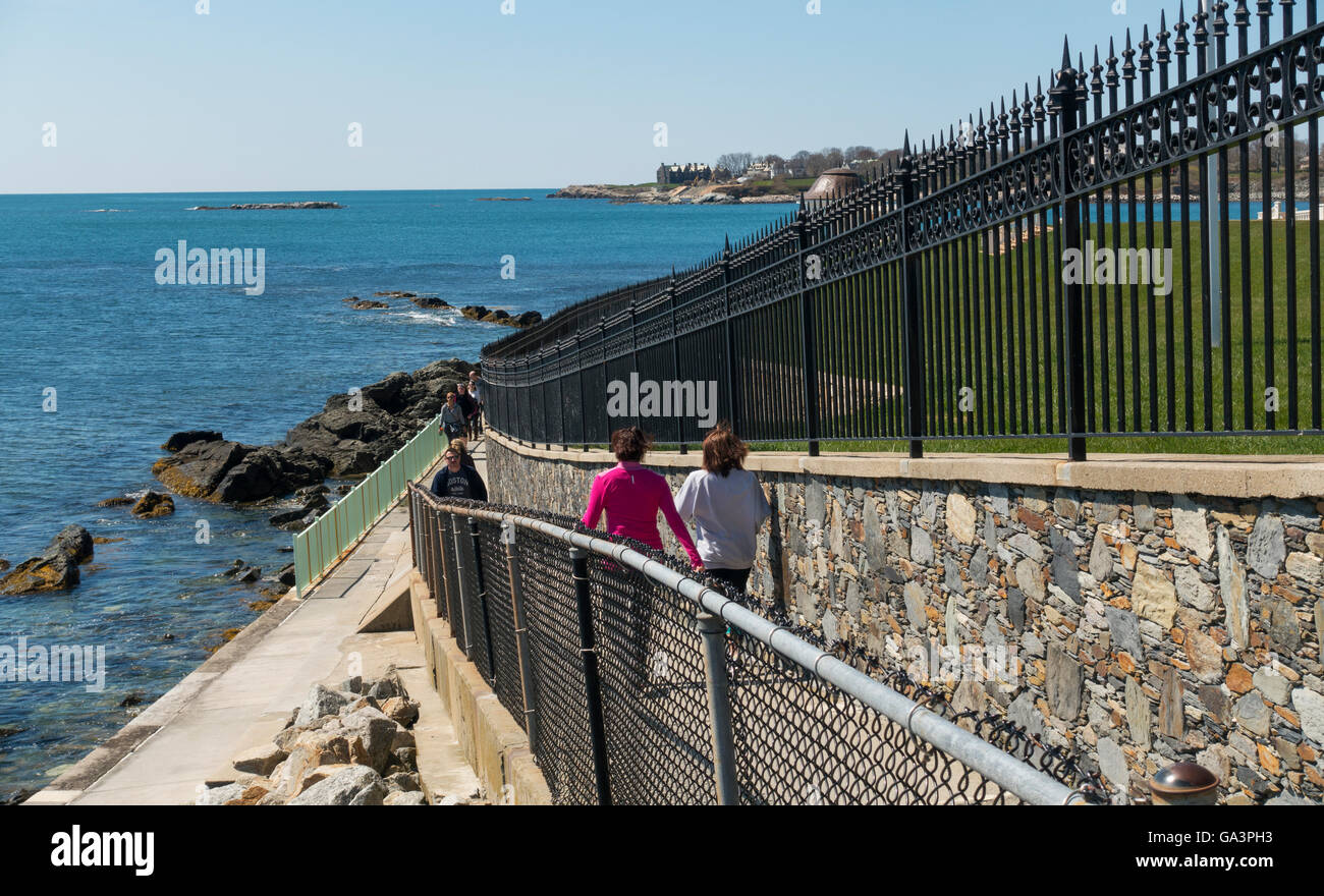 cliff walk trail Newport Rhode Island Stock Photo - Alamy