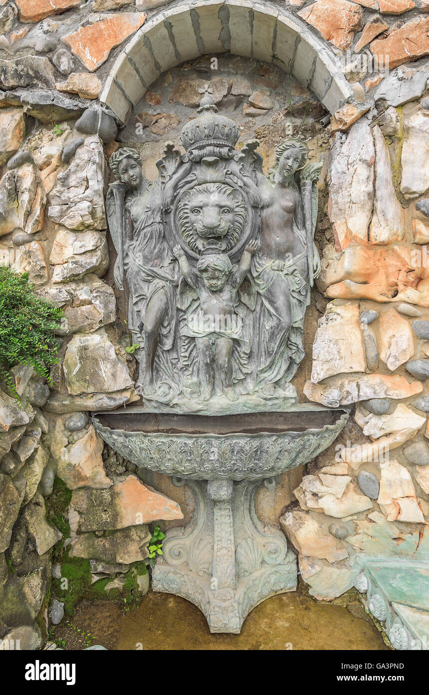 Old statues age hi-res stock photography and images - Alamy