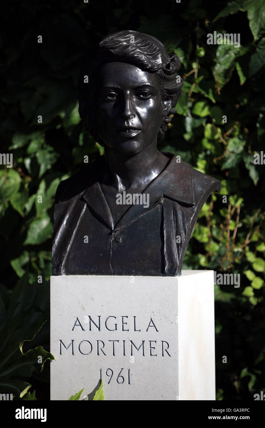 Angela mortimer hi-res stock photography and images - Alamy