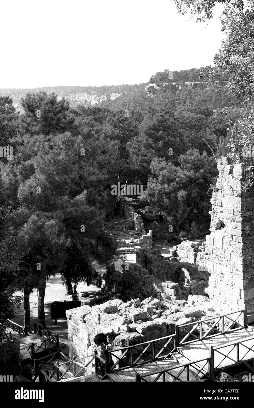 Ruined greek temple Black and White Stock Photos & Images - Alamy